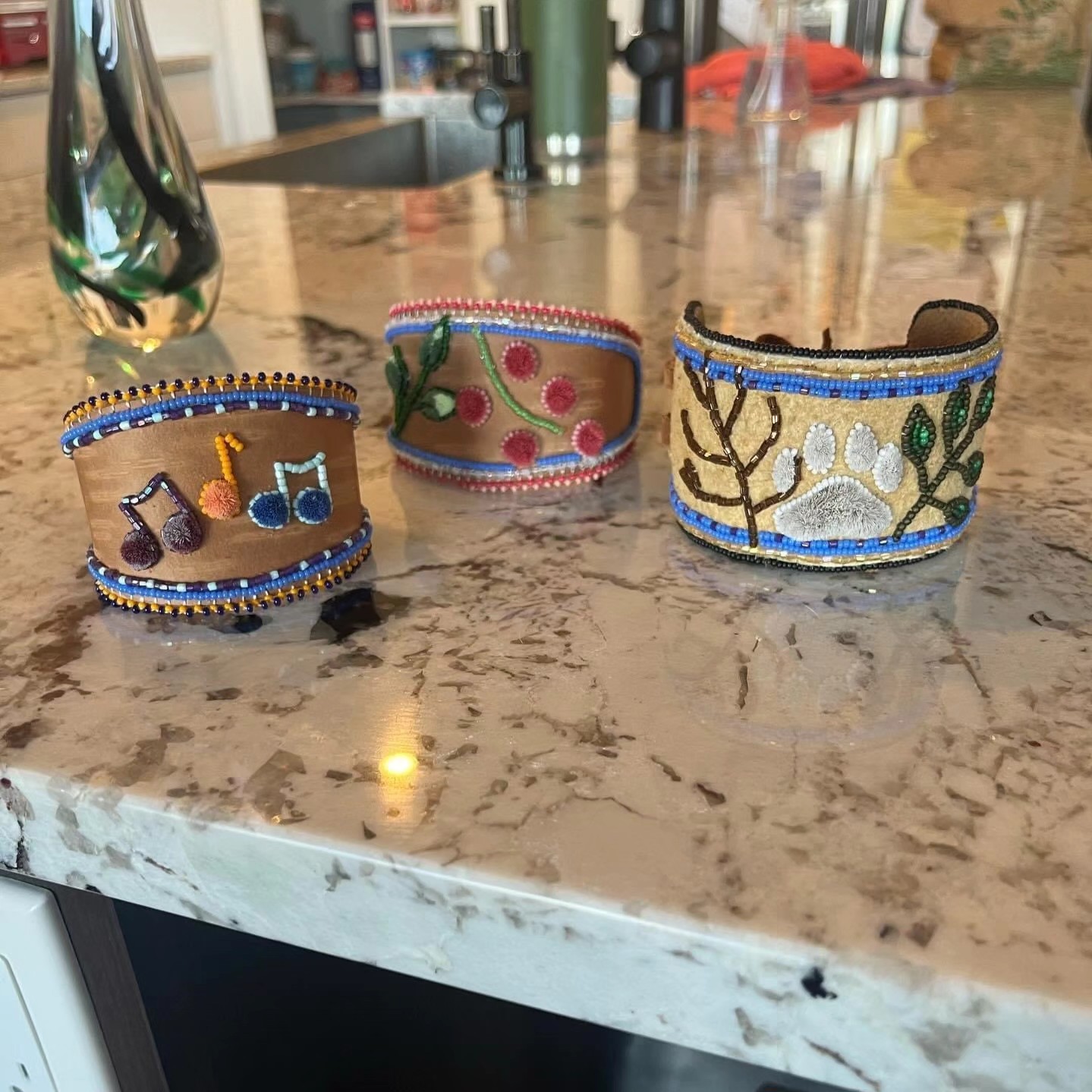 Regina Campus Hosts Birch Bark Cuff Workshop - FNUniv.ca